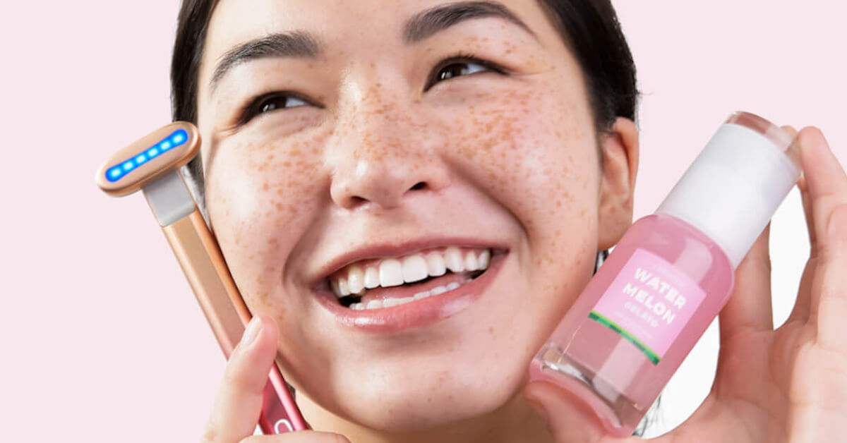 Red Light Therapy At Home for Better Skin and Hair Growth | LADUORA ...